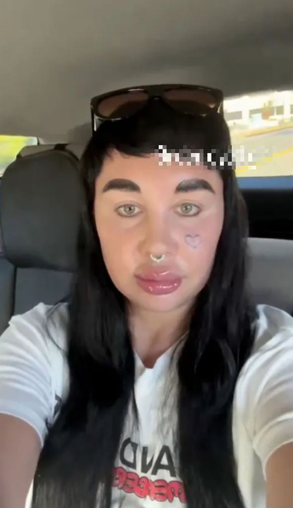 Amanda Bynes Kuiltje Piercing