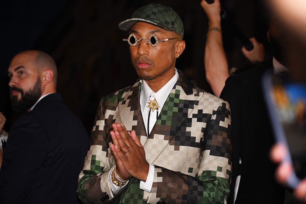 La Edad De Pharrell: Vampiro Vampir": Pharrell Williams Feiert 50.