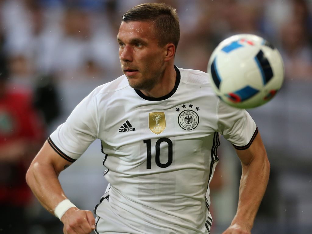 Lukas Podolski ist stinksauer! DFB-Kicker disst WDR-Talkerin ...