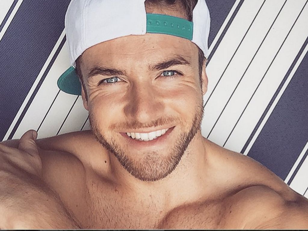 Nach Liebes-Flop mit Alisa: Wird Philipp der neue Bachelor? | Promiflash.de