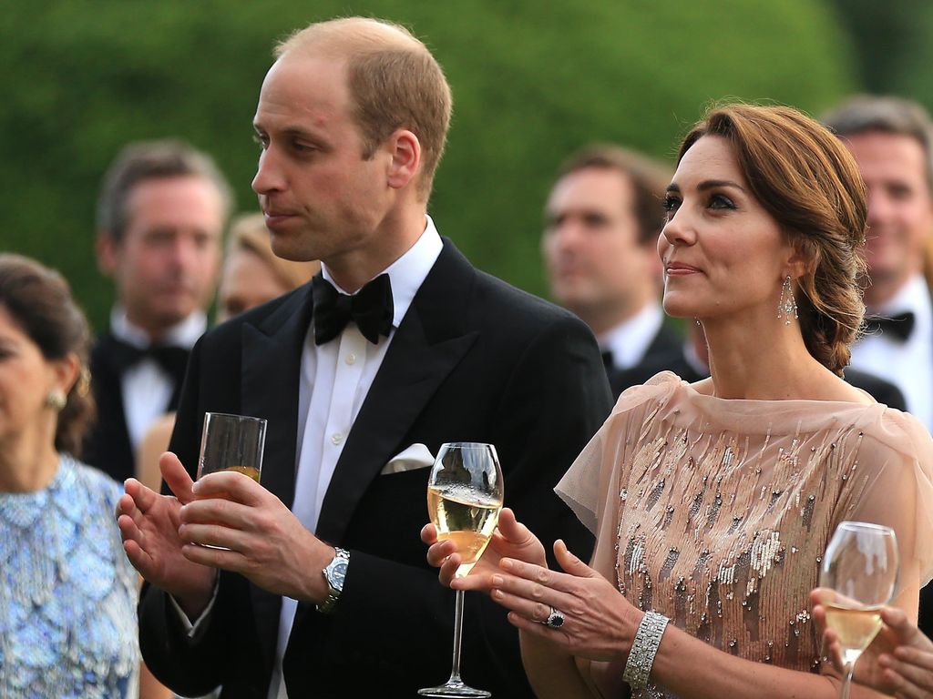 Ärger im Paradies? Darum trägt Prinz William keinen Ehering | Promiflash.de