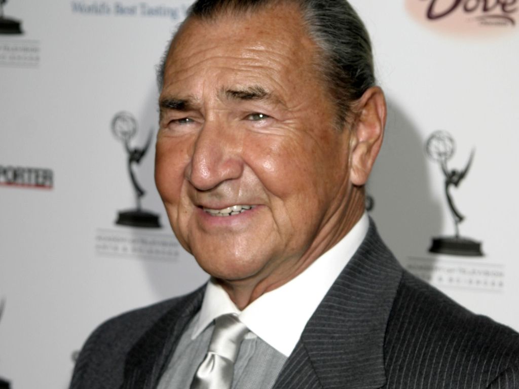 "Free Willy"-Star August Schellenberg gestorben! | Promiflash.de