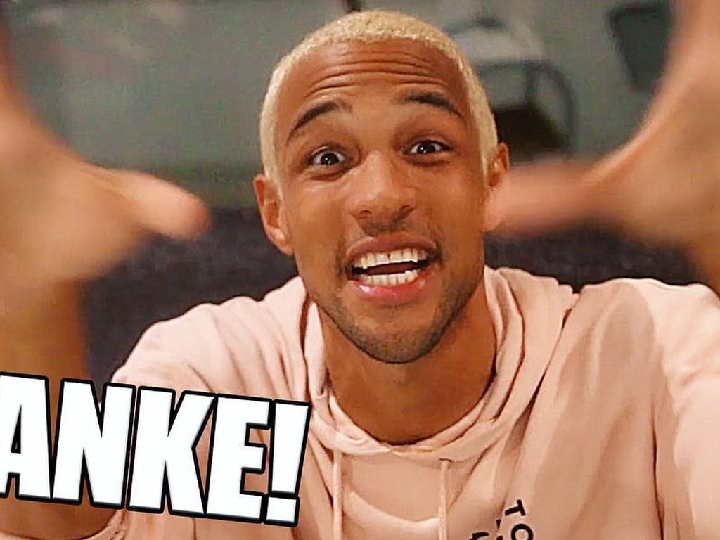 YouTuber Simon Desue happy: Kanal wird doch nicht gelöscht! | Promiflash.de