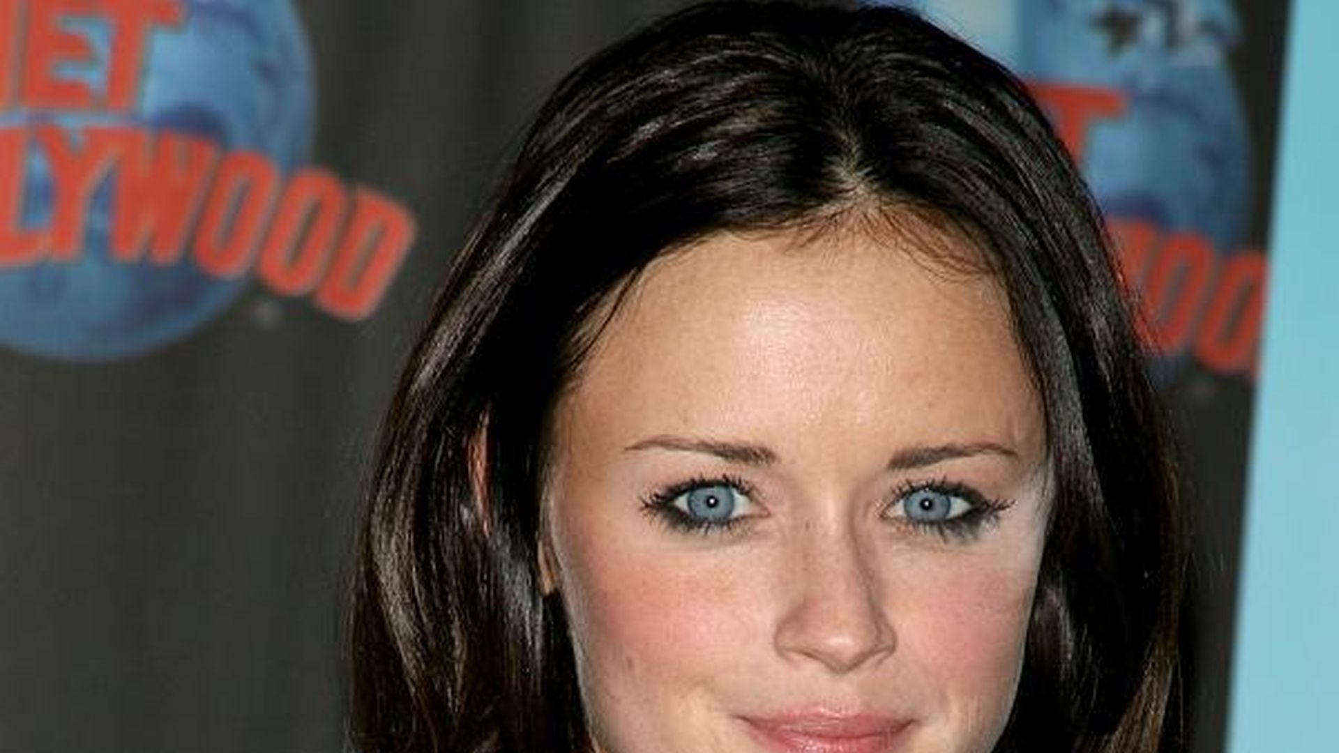 Alexis Bledel | Promiflash.de