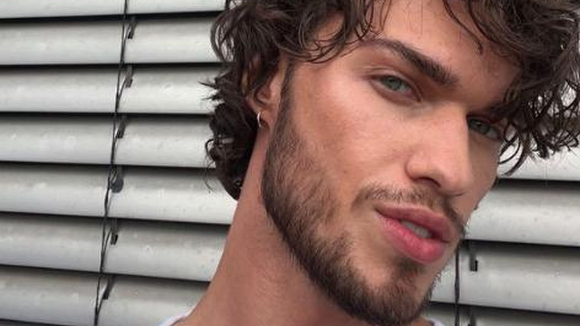 Bart und Dauerwelle: GNTM-Aldin im Finale total verändert