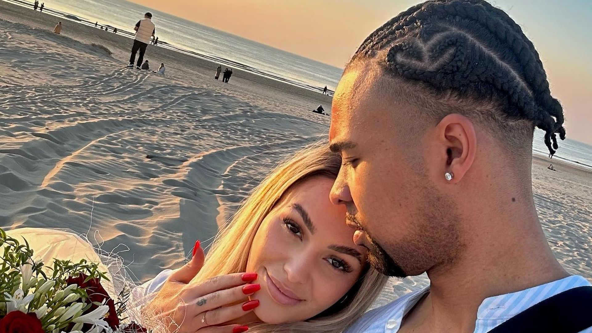 Anita Latifi macht ihre Verlobung mit süßem Foto offiziell