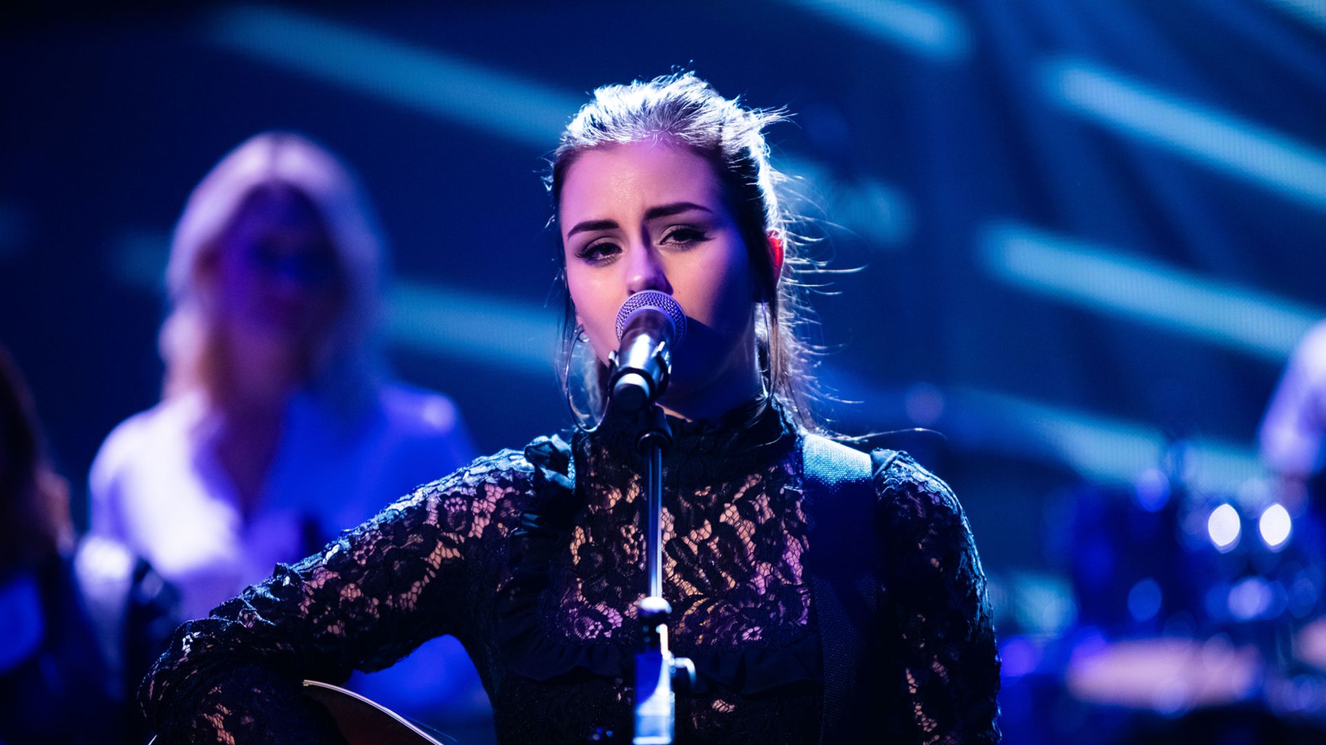 "My Hit. Your Song."-Kandidatin Anna singt für kranken Opa | Promiflash.de