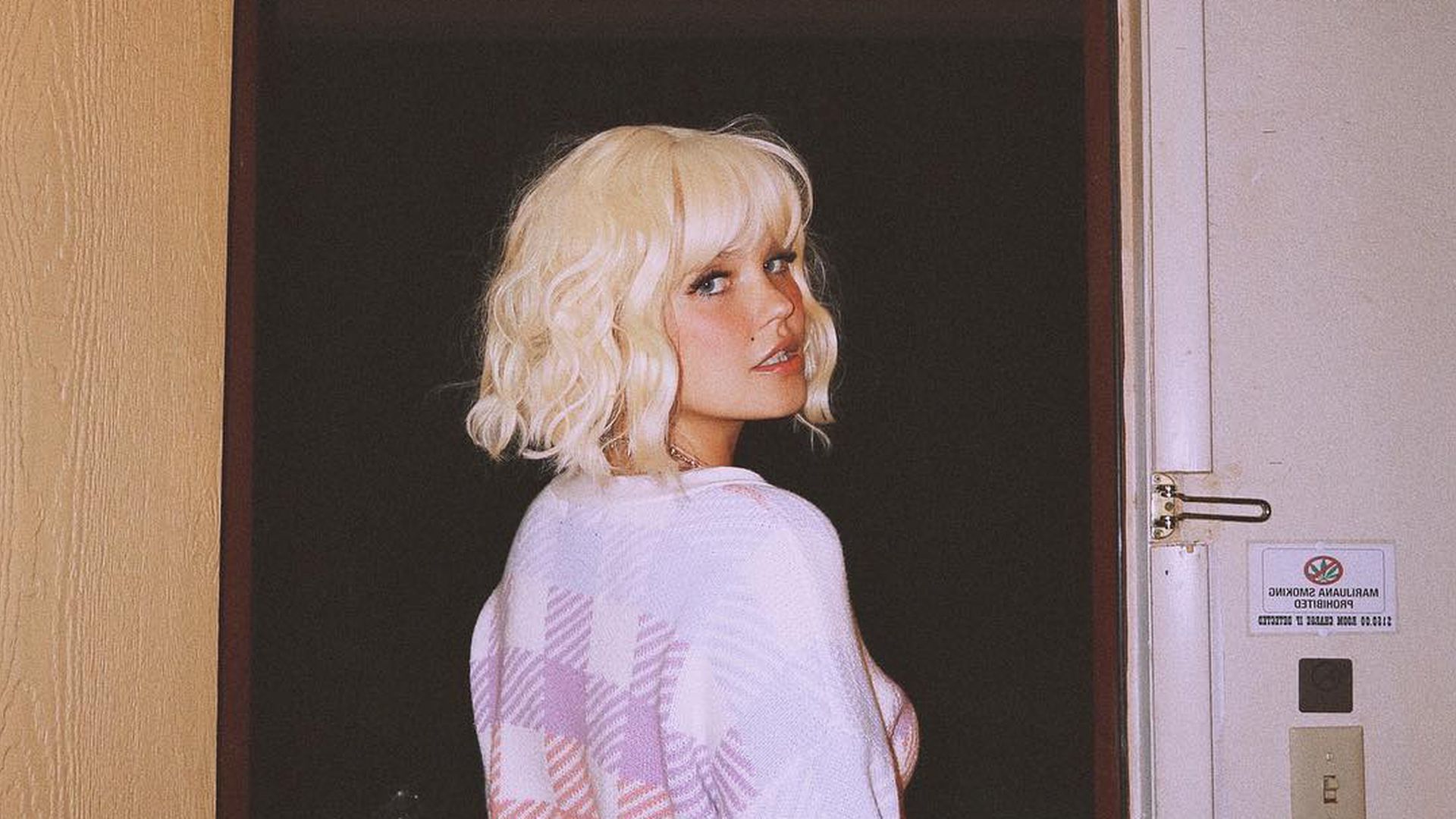 Umstyling: Bonnie Strange beginnt 2019 mit neuer Frisur! | Promiflash.de