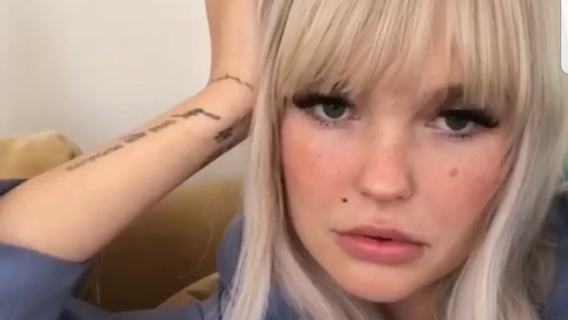 Neuer Mama-Look: Bonnie Strange ist jetzt platinblond! | Promiflash.de