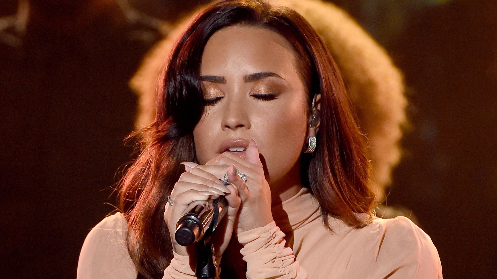 Völlig verändert! Demi Lovatos neue Erscheinung | Promiflash.de