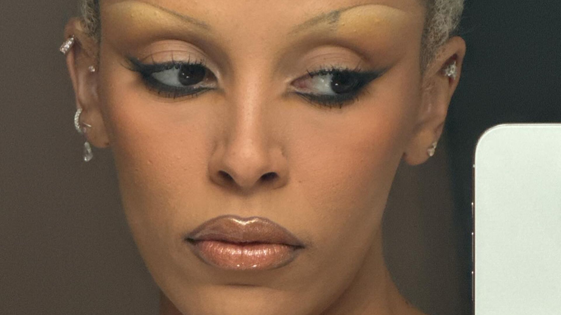 Profil gehackt? Doja Cat beleidigt ihre Kolleginnen im Netz