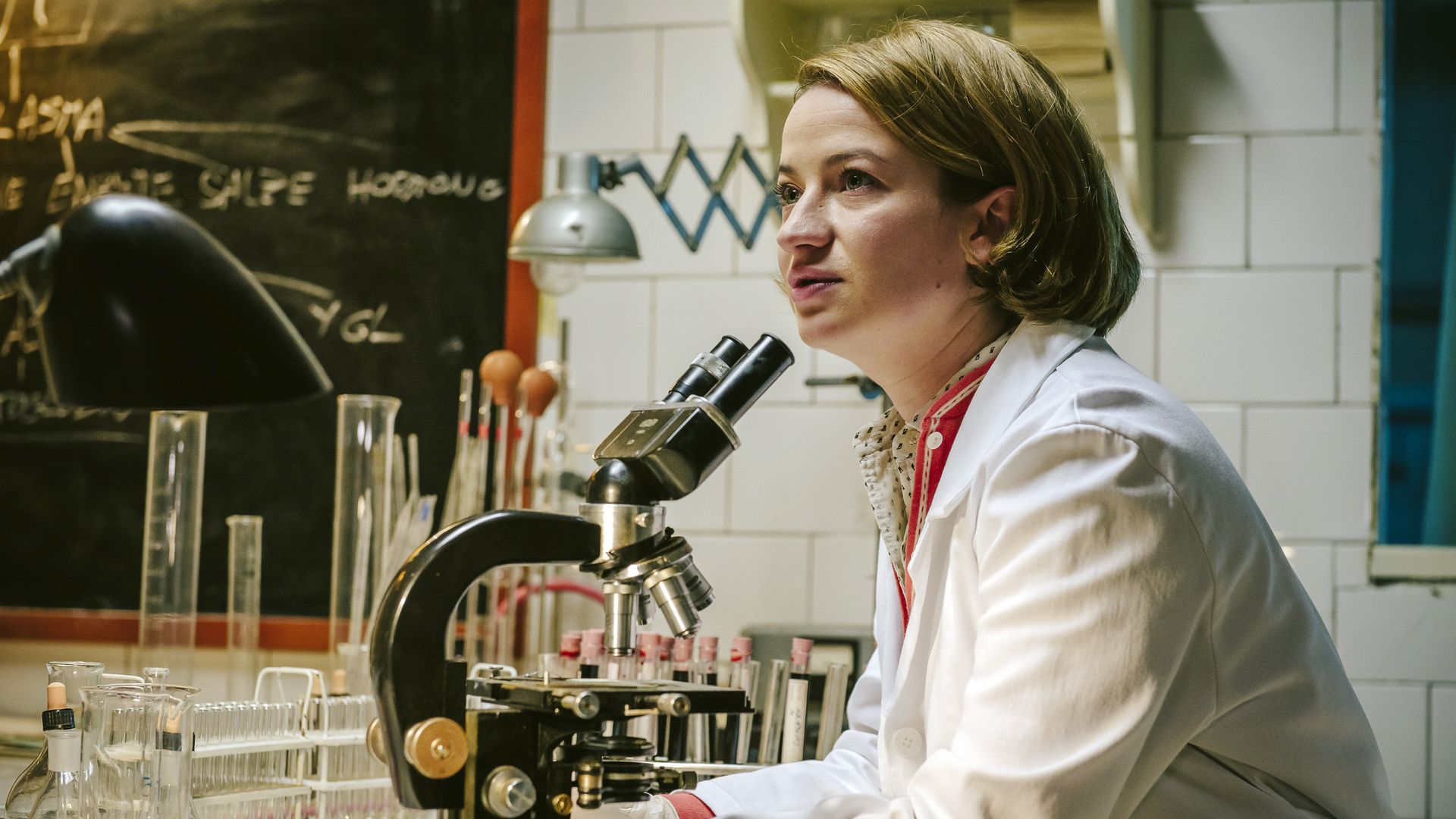 "Charité": Wie viel Nina Gummich steckt in Dr. Ella Wendt?