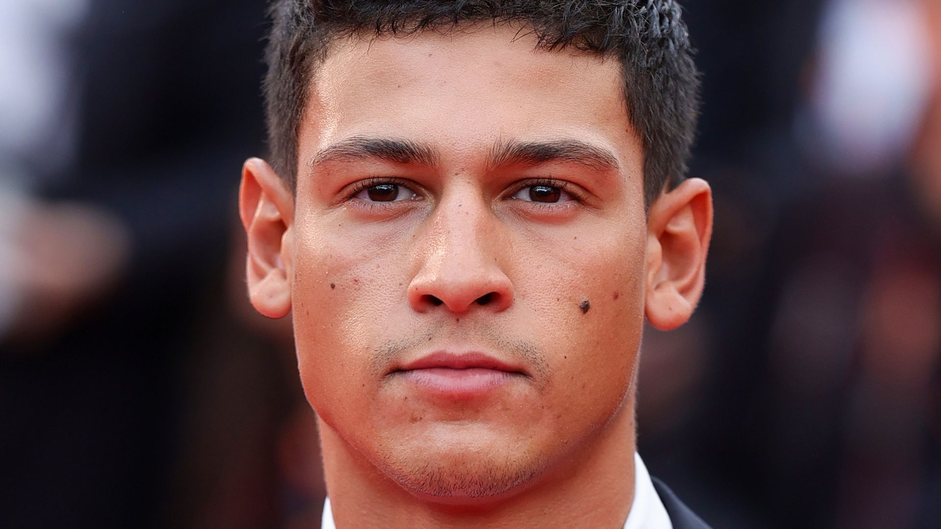 Turbulente Vergangenheit: Emilio Sakraya wird emotional!