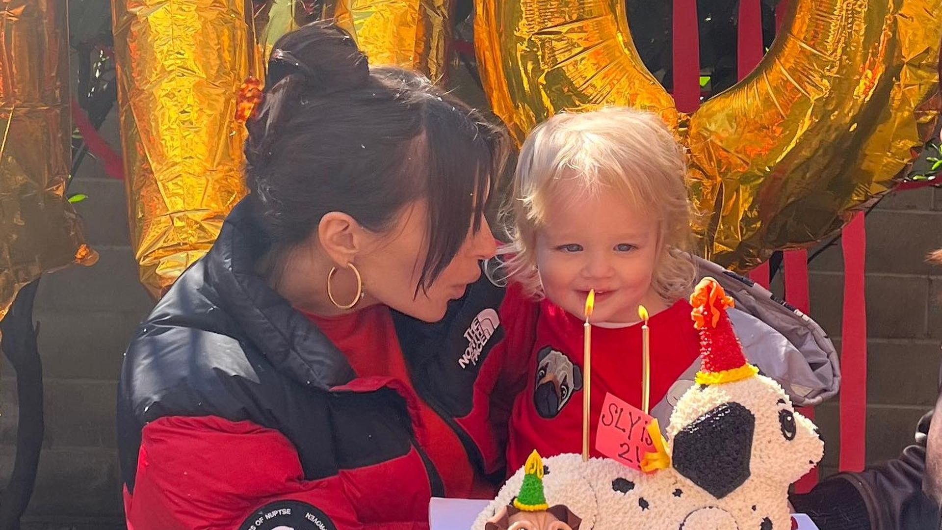 Partnerlook: Emily Ratajkowski feiert Geburtstag ihres Sohns