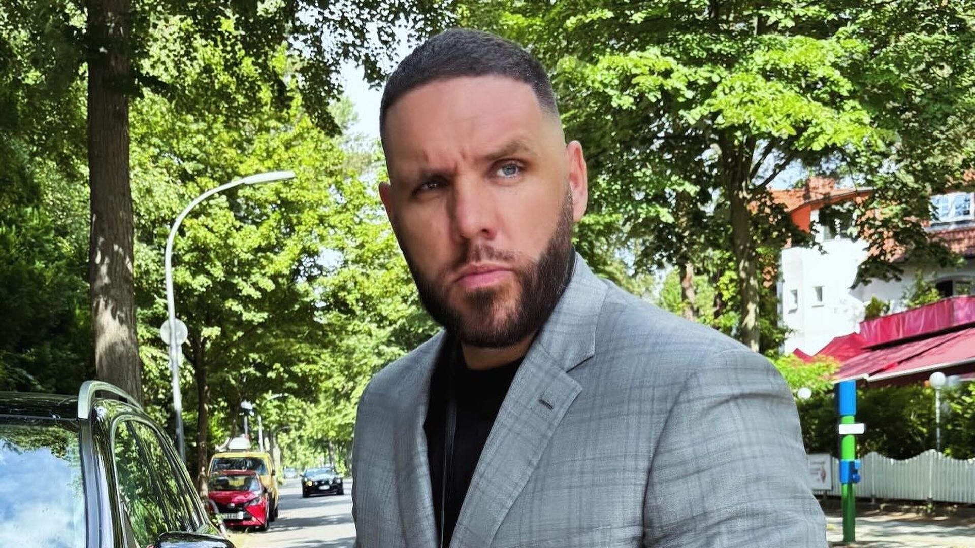 Deutschrap trifft Politik: Fler besucht Deutschen Bundestag