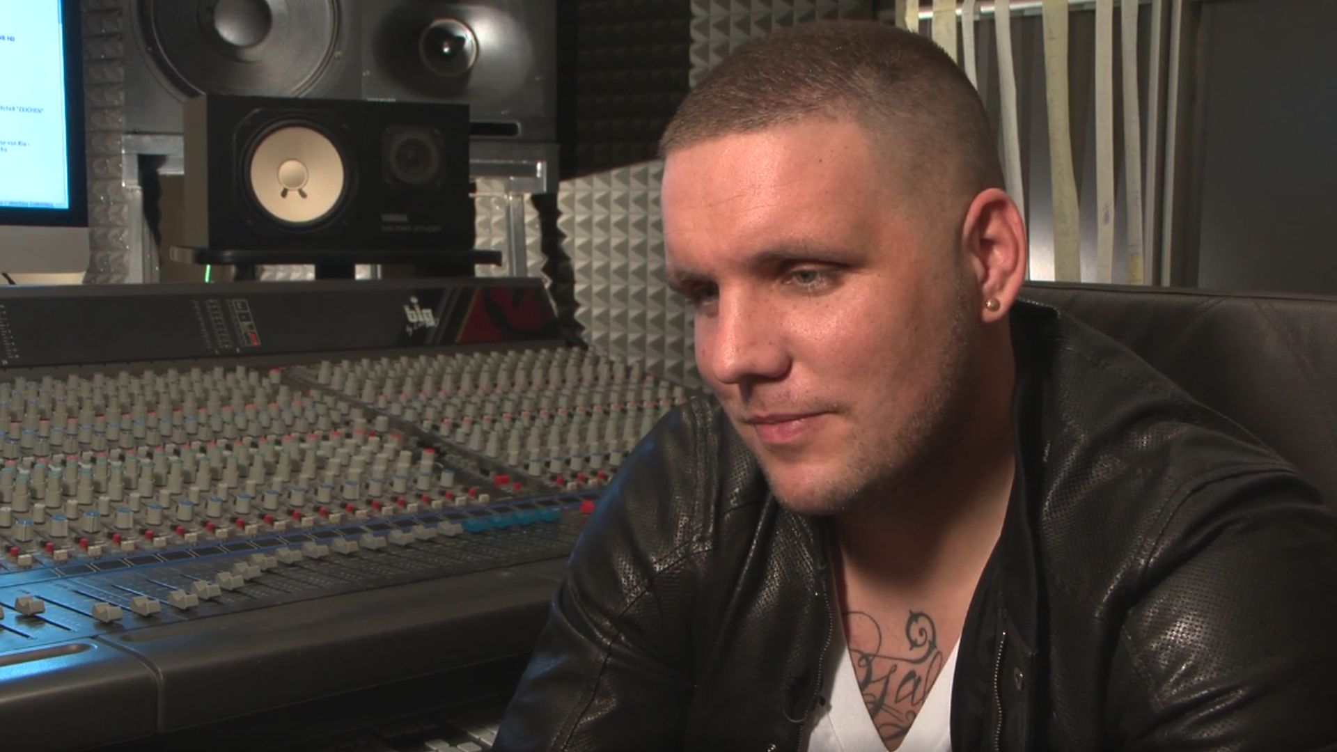 "Bestimmt 15 Beamte": Hausdurchsuchung bei Rapper Fler!