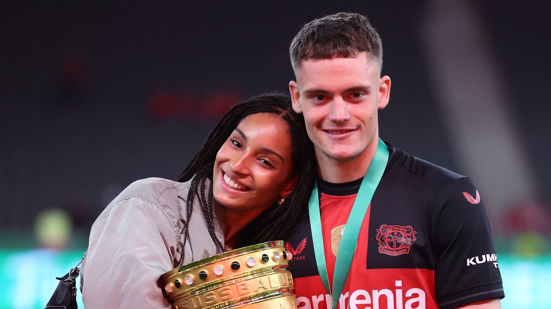 Florian Wirtz' Freundin begeistert die englische Presse