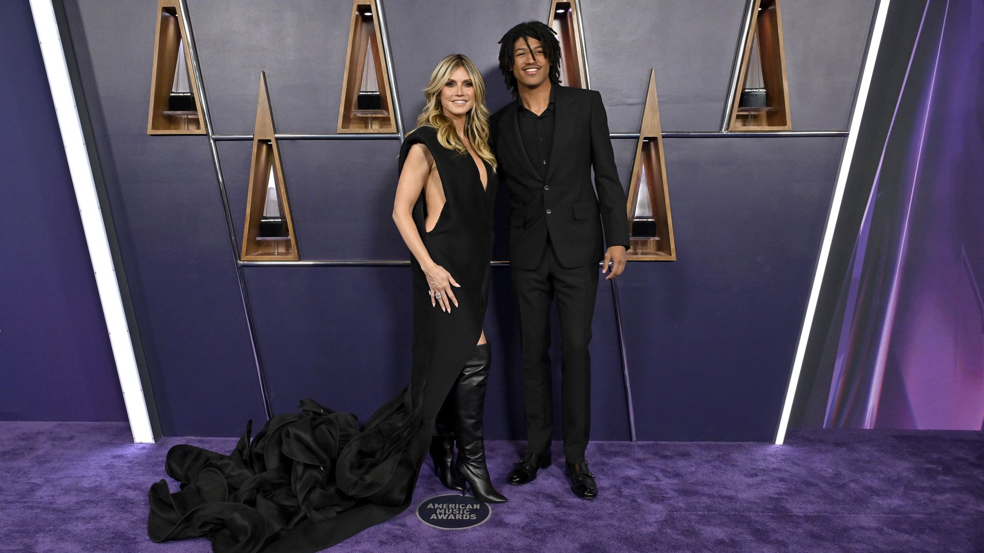 Порно с deauxma this girl’s acquaintance the friend had