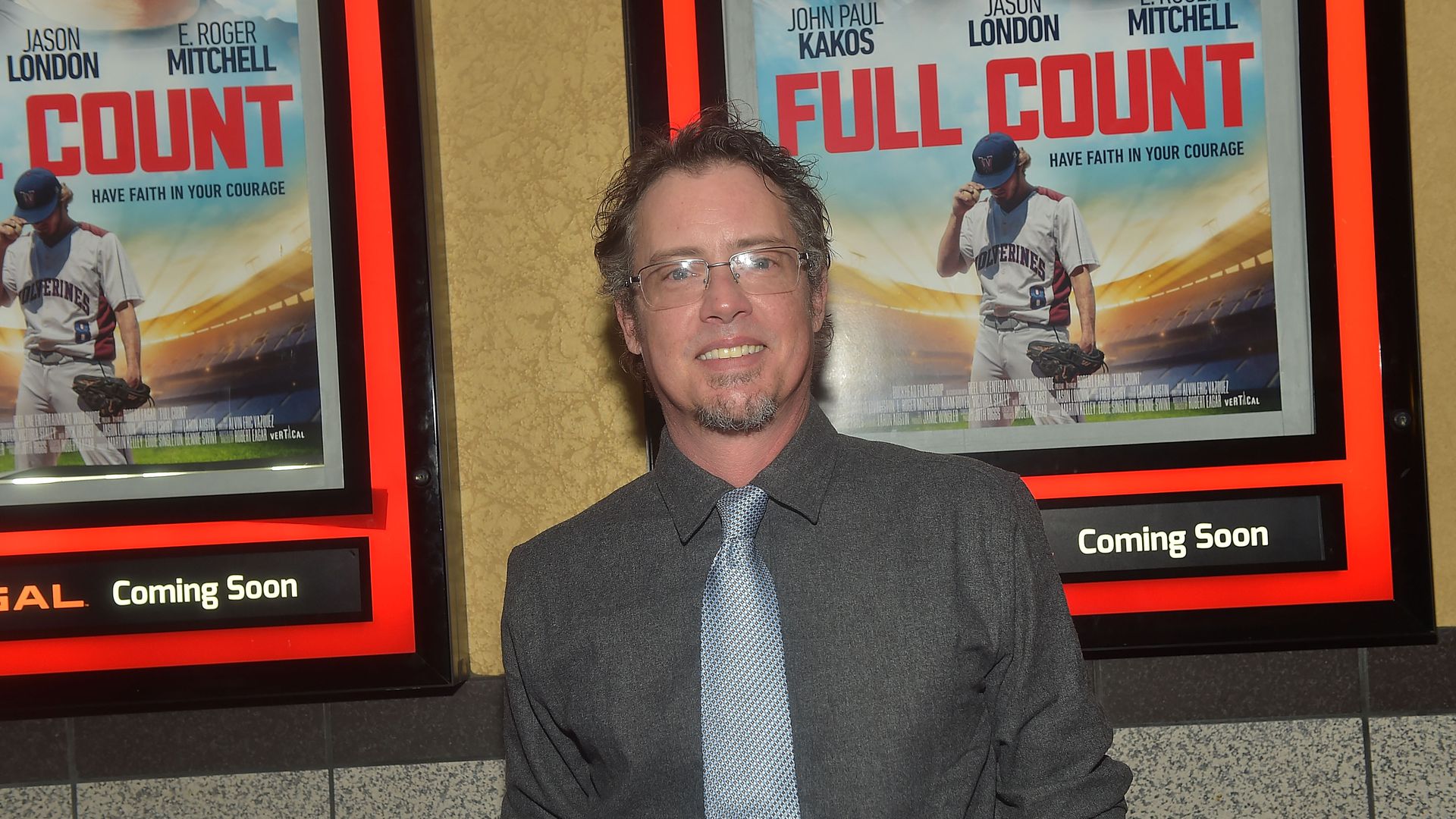 Jason London: Darm-Entleerung im Polizeiauto