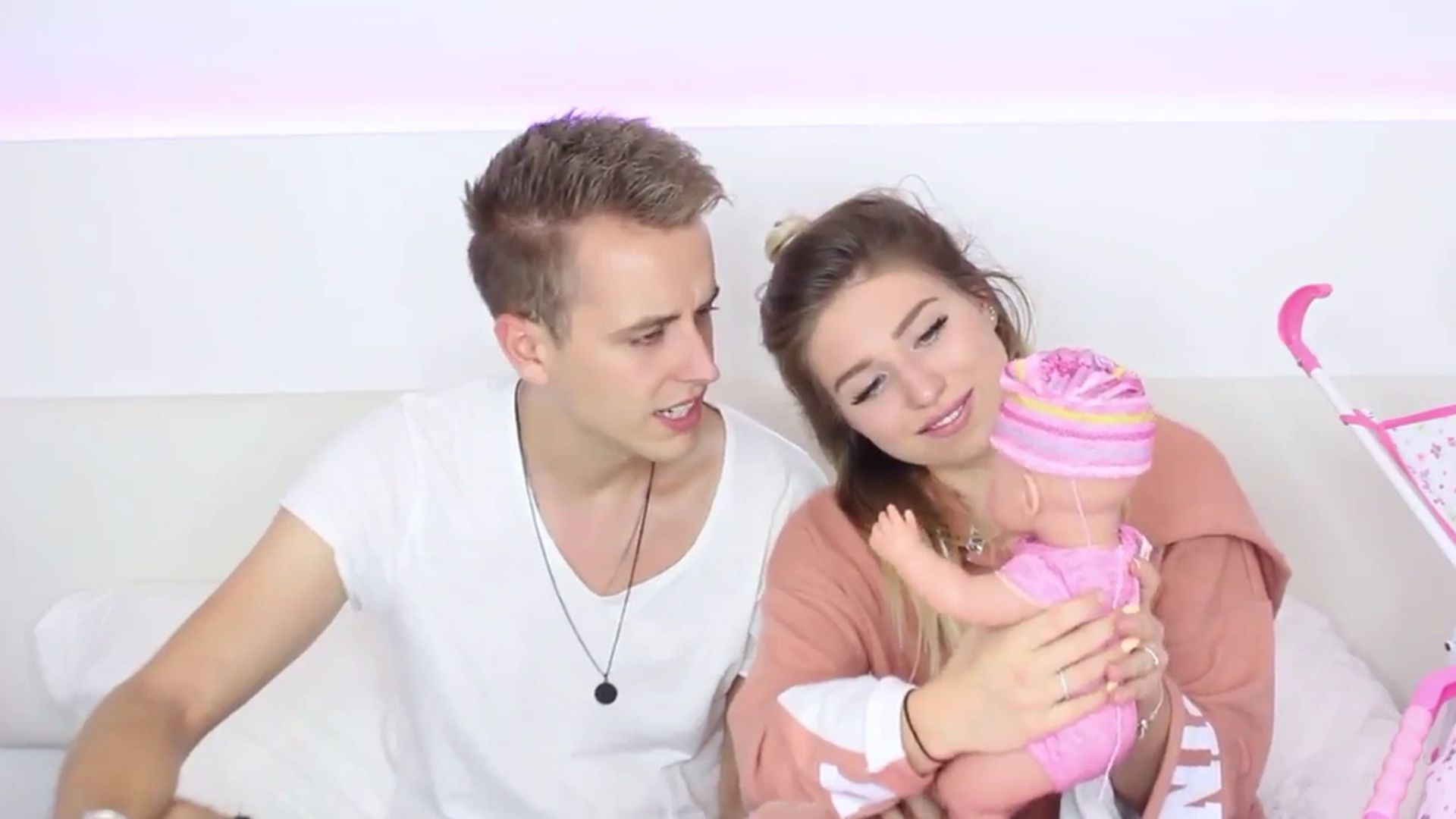 Bald eigene Kinder? Bibi & Julienco testen Eltern-Qualitäten ...