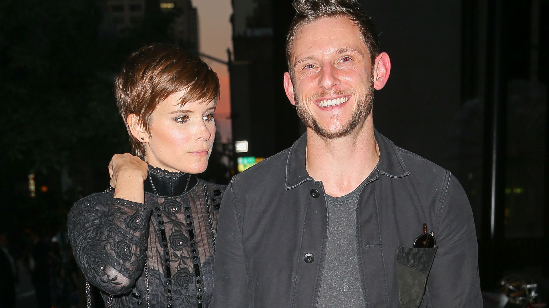 Kate Mara & Jamie Bell: "Fantastic Four"-Paar total verliebt ...