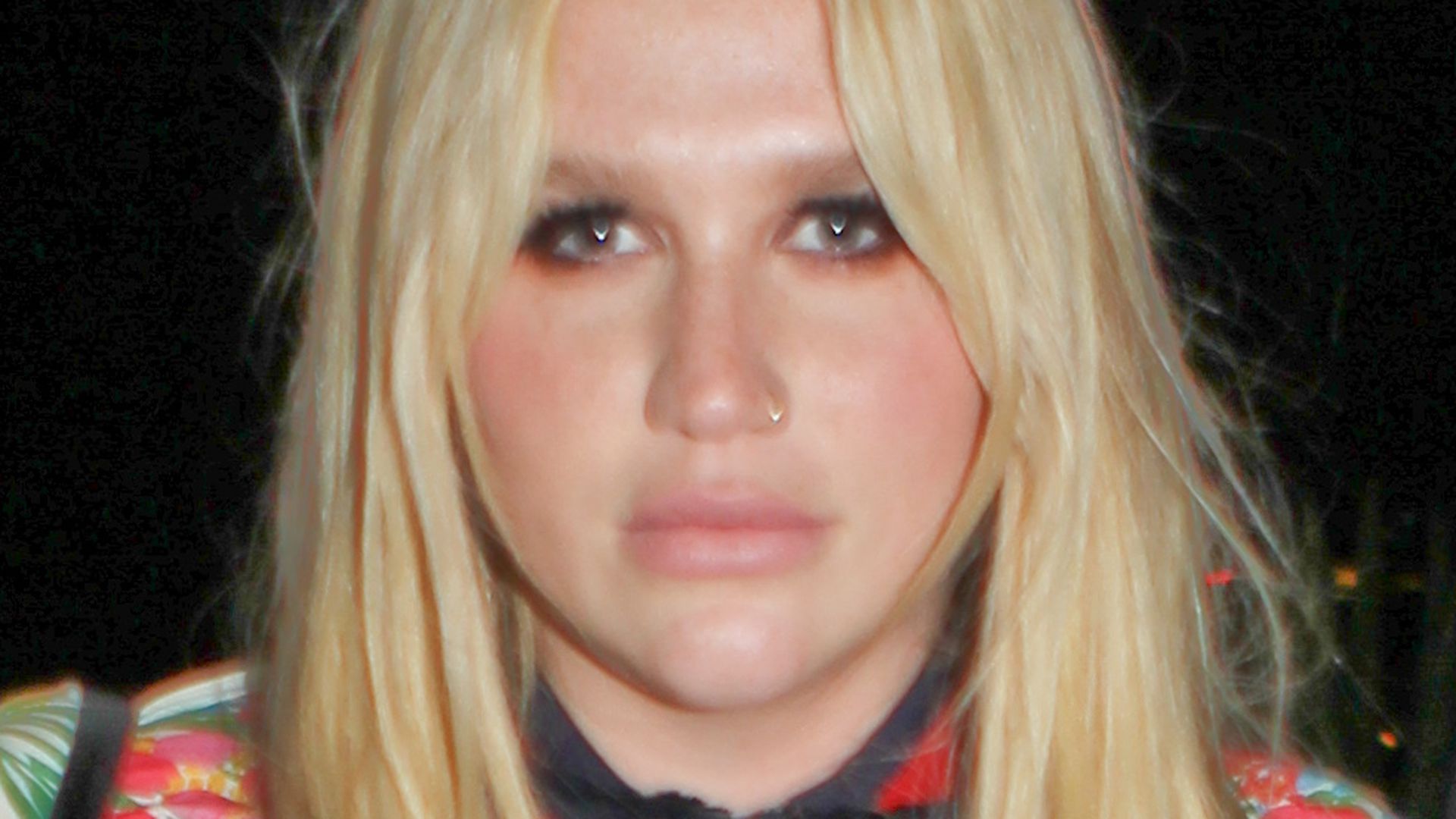 Kesha weint live im TV: Ihr neues Album rettete ihr Leben! | Promiflash.de