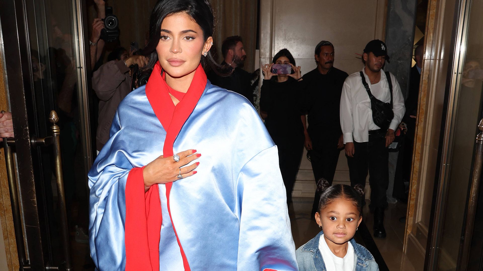 Vor der Met Gala: Stormi strahlt neben Mama Kylie Jenner!