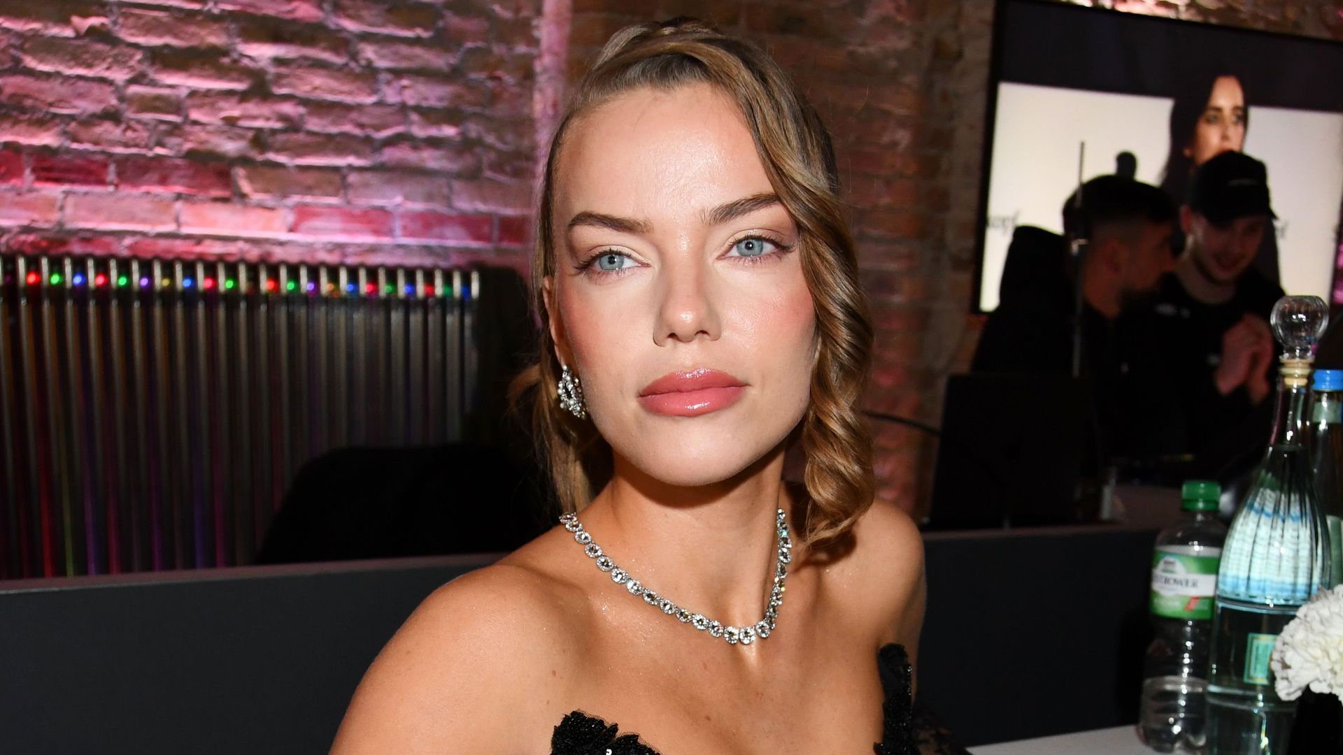 Laura Maria Rypa teilt das Ergebnis ihrer Magenspiegelung