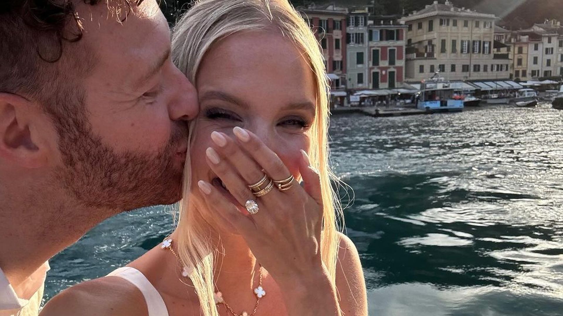 Influencerin Leonie Hanne und ihr Alex haben sich verlobt