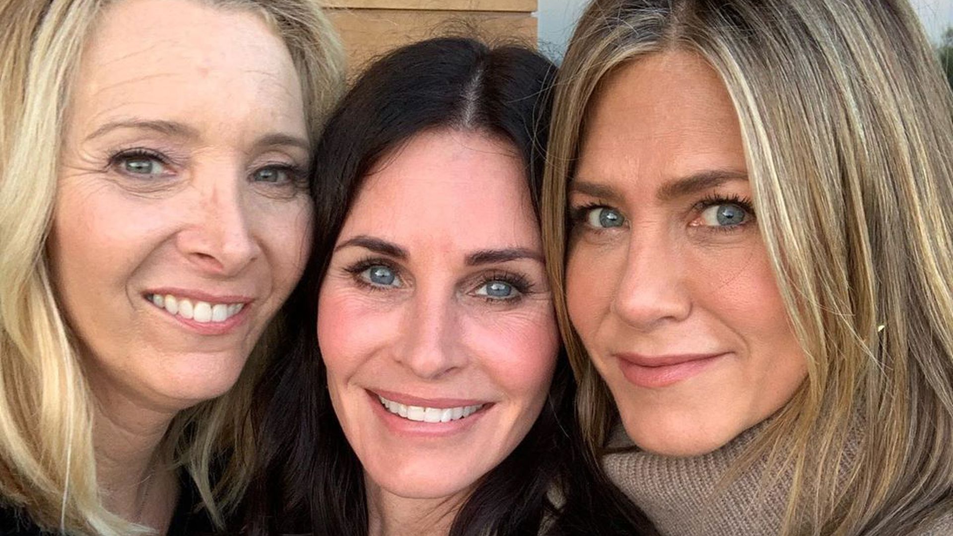 "Friends"-Reunion: Courteney Cox feiert B-Day mit Jen & Lisa ...