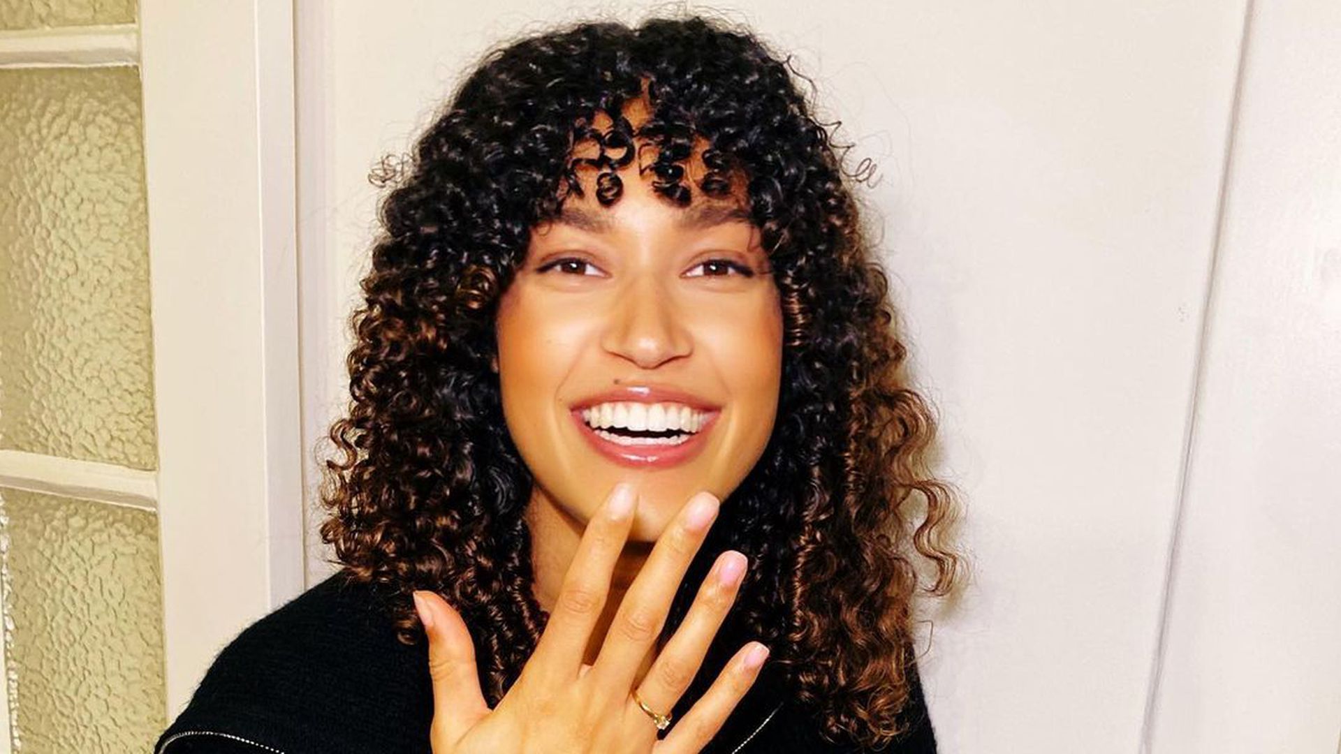 "Ja, ja, ja": Schwangere GNTM-Siegerin Lovelyn ist verlobt!