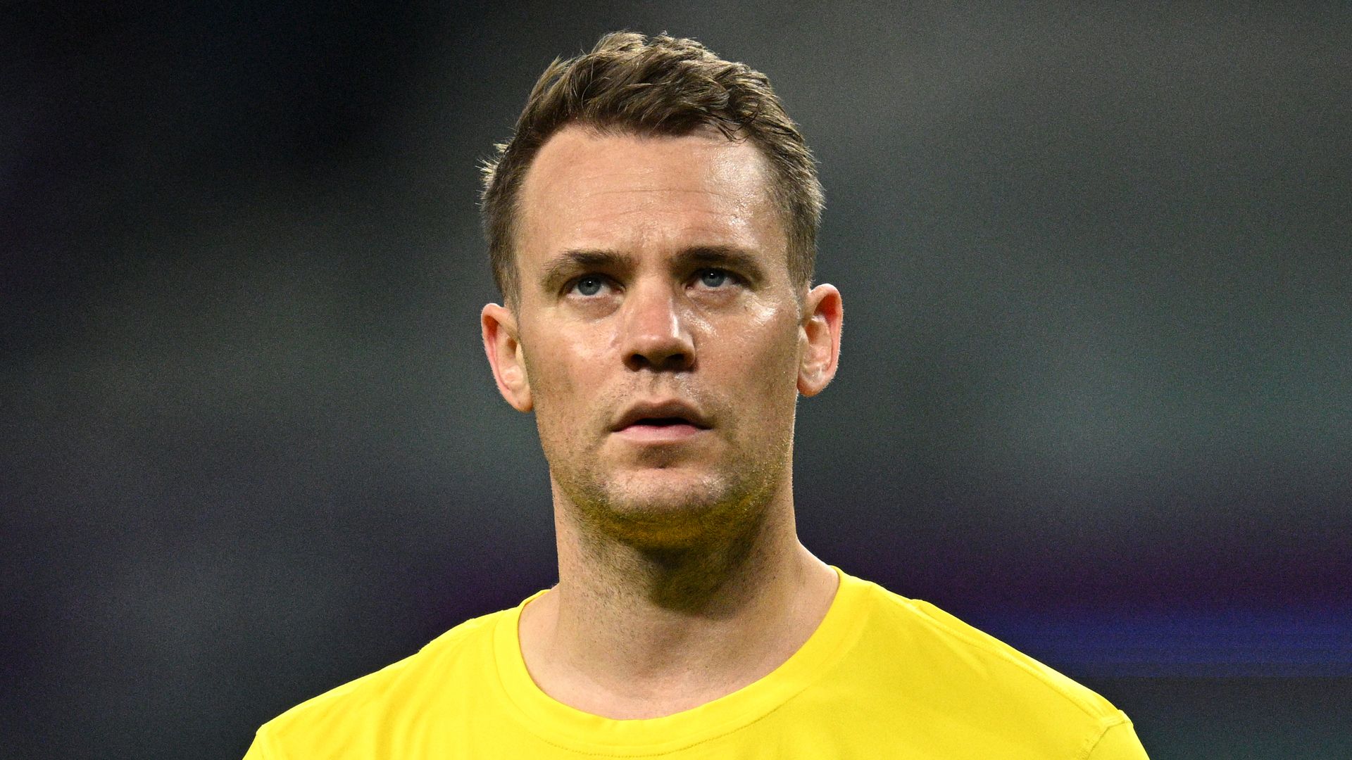 FC Bayern: Manuel Neuer könnte erst 2024 wieder im Tor stehen