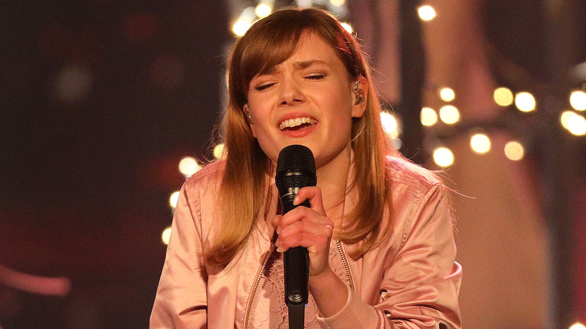 Nach "Königlich"-Produktion: DSDS-Marie geht auf erste Tour | Promiflash.de