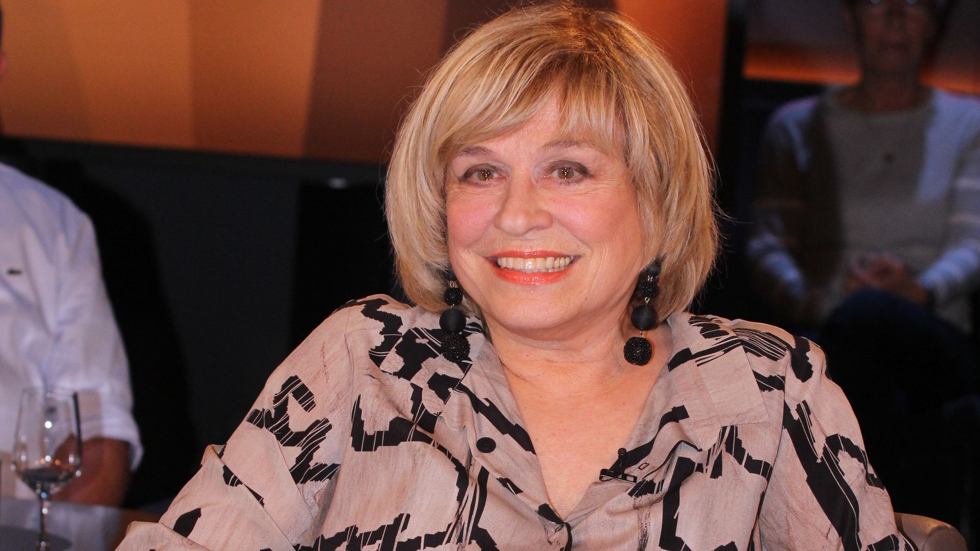 Mary Roos möchte einen lustigen Spruch auf ihrem Grabstein