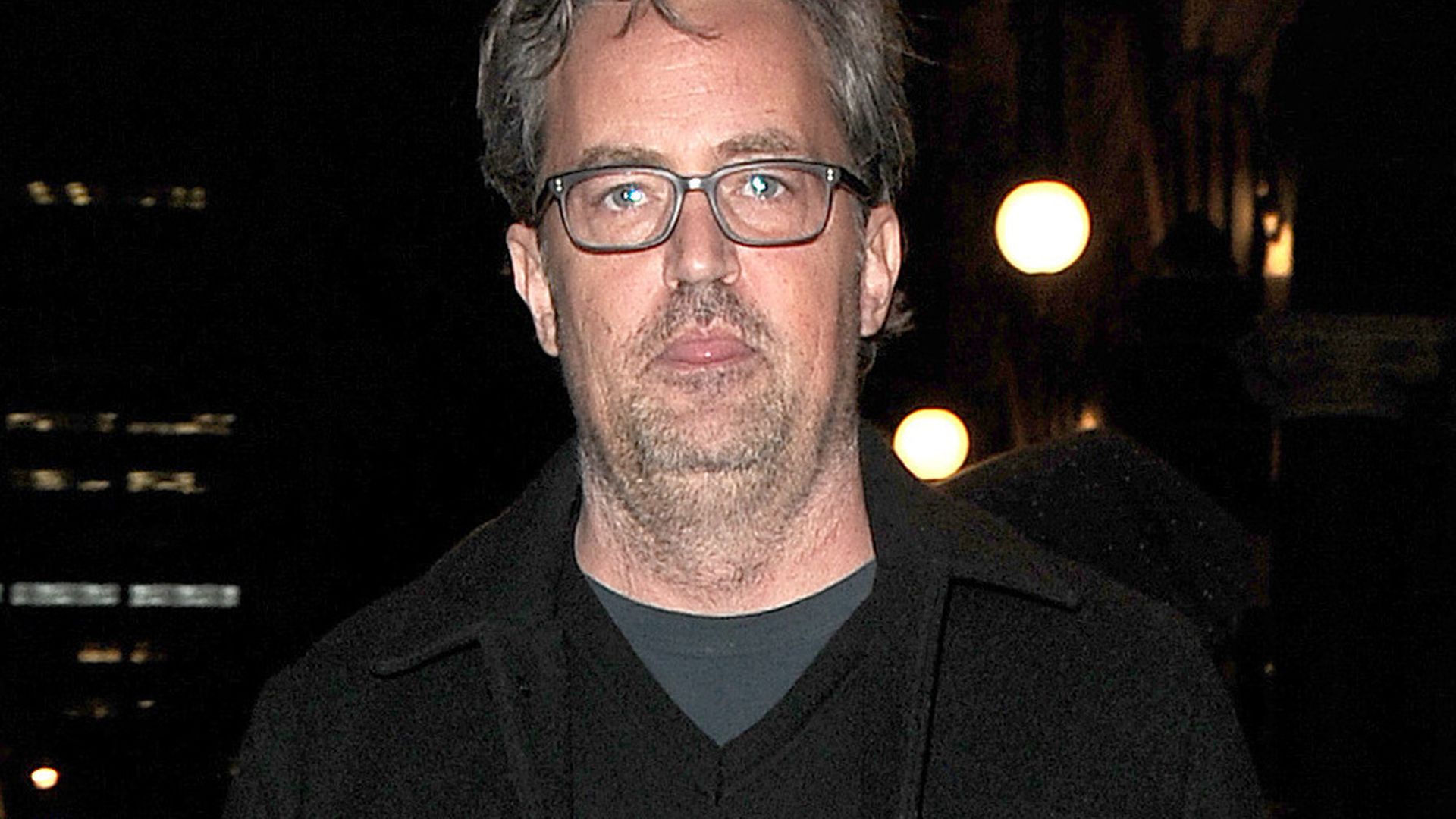 "Friends"-Star Matthew Perry wird zum Schmuddel-Schreck! | Promiflash.de