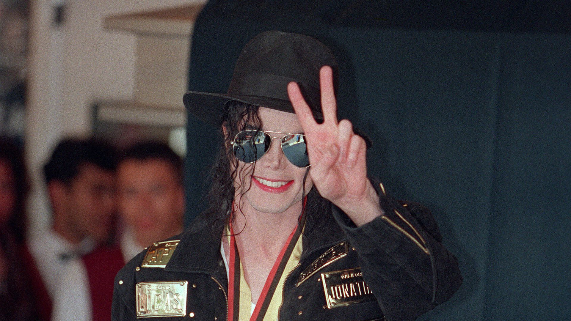 "Leaving Neverland"-Regisseur spricht über Hintergründe | Promiflash.de