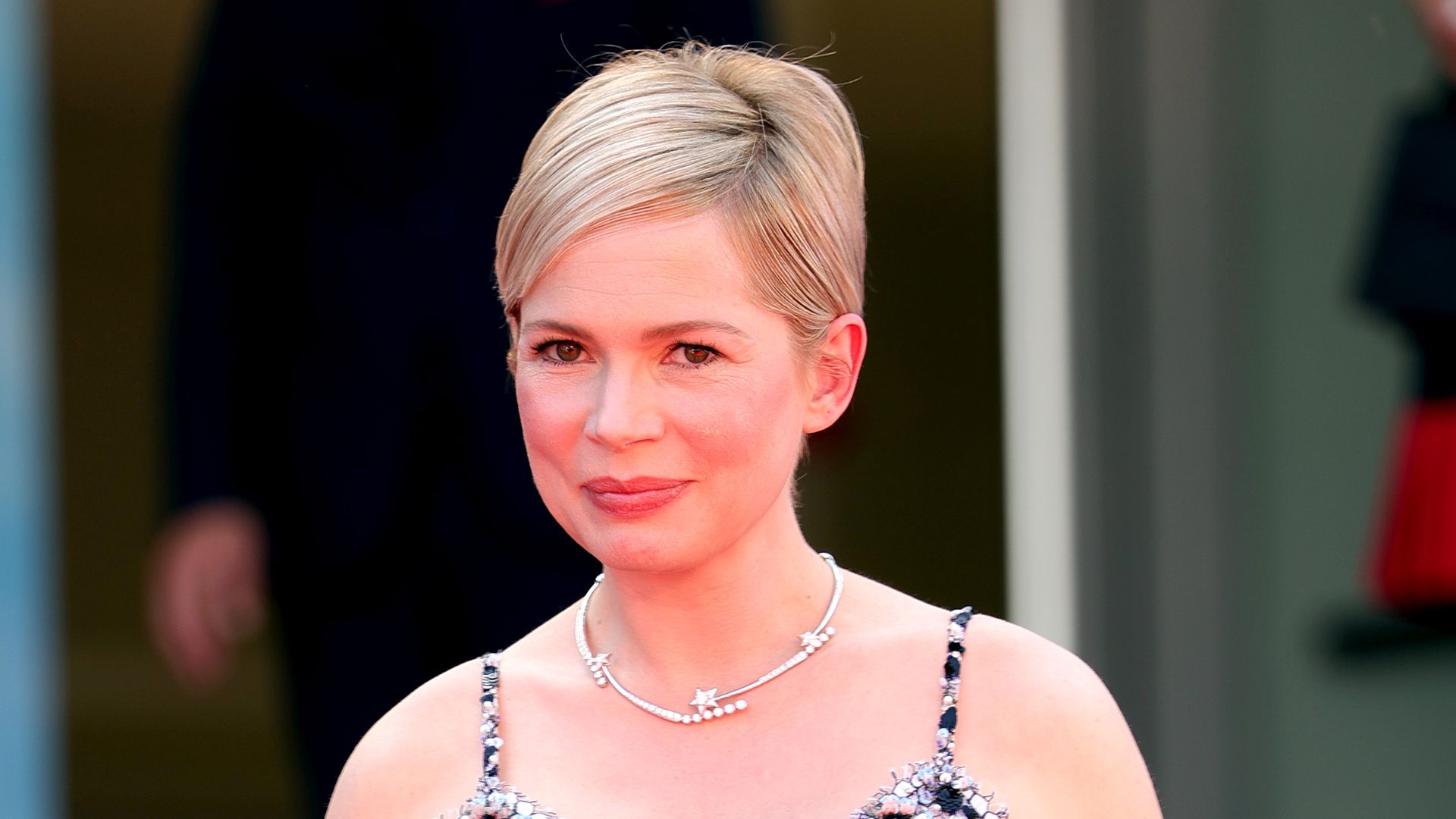 Es ist schon da: Erste Bilder von Michelle Williams und Kind