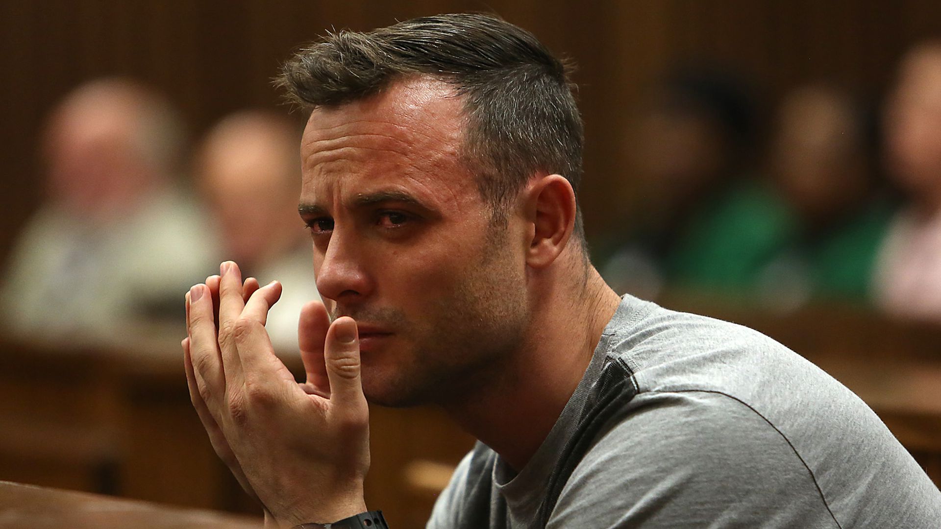 Nach tödlichen Schüssen: Längere Haft für Oscar Pistorius? | Promiflash.de