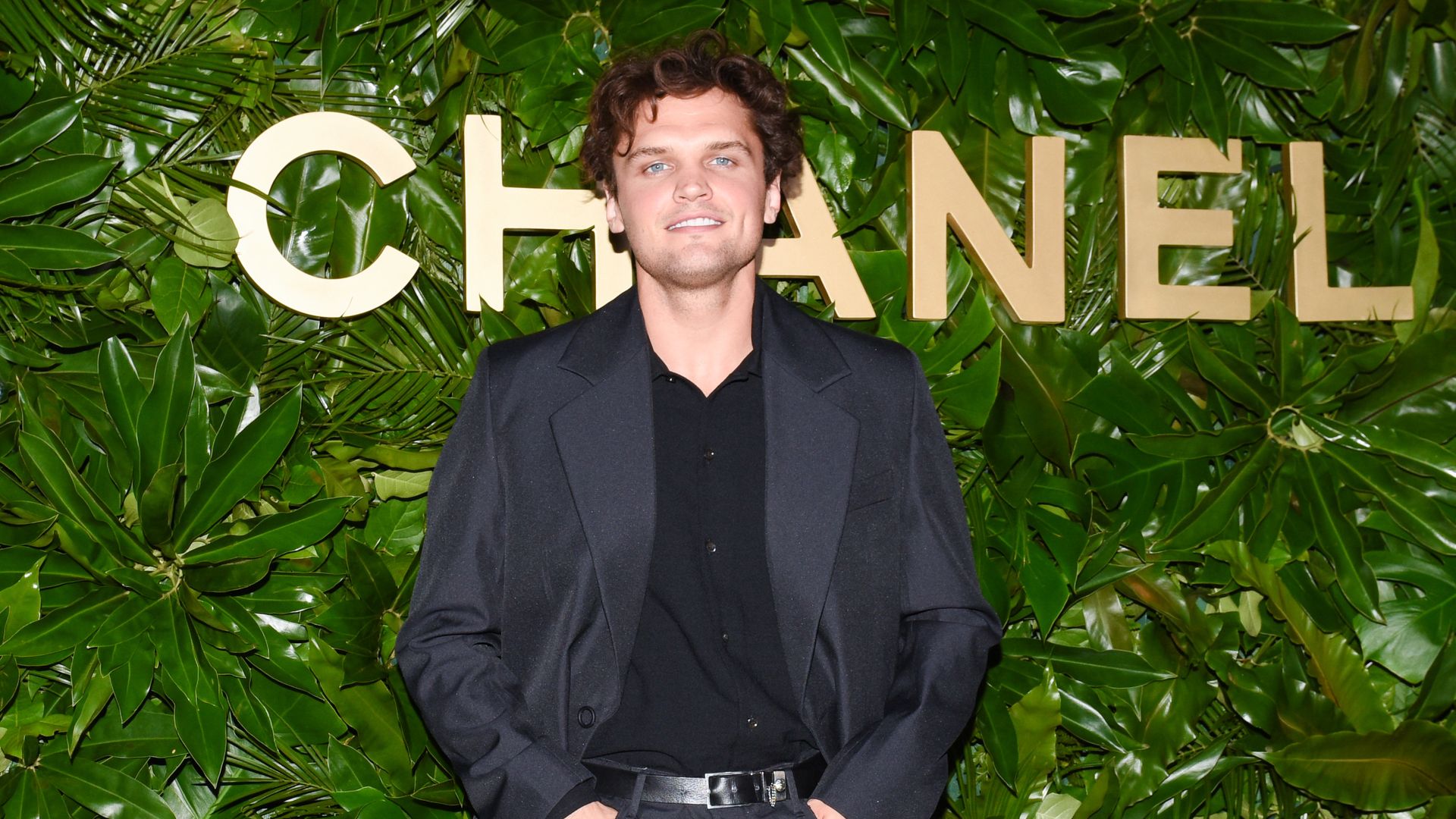 Ray Nicholson wuchs im Schatten seines berühmten Vaters auf