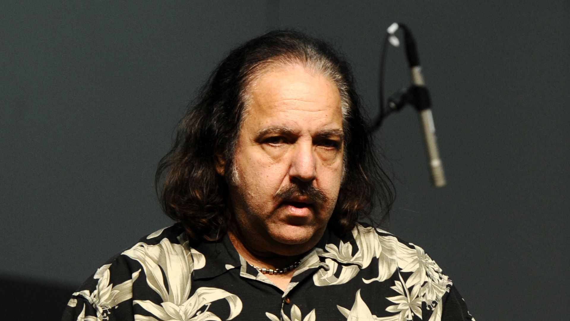 Pornostar Ron Jeremy soll eine Freundin missbraucht haben