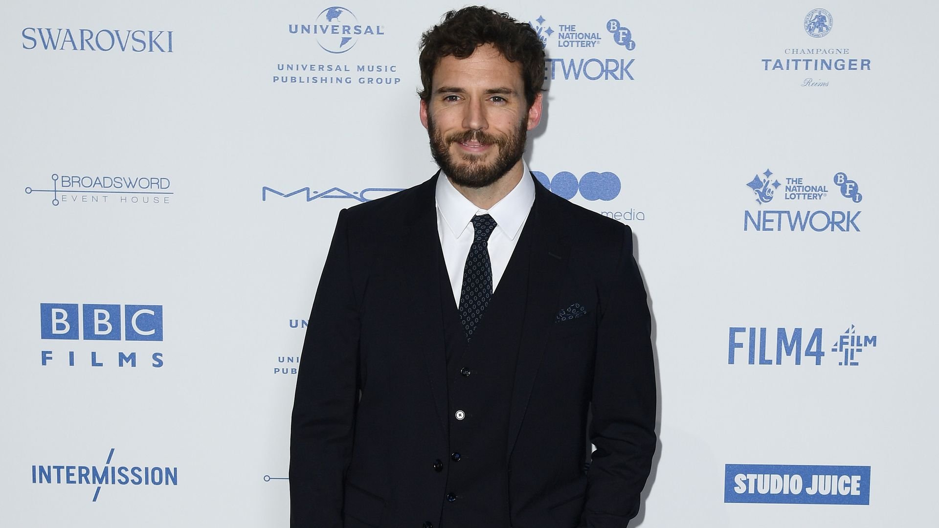 Schauspieler Sam Claflin spricht offen über seine Scheidung!