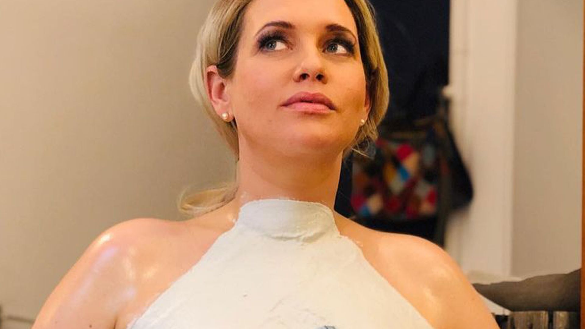 Süß: Sarah Knappik macht Gipsabdruck von ihrem XXL-Babybauch