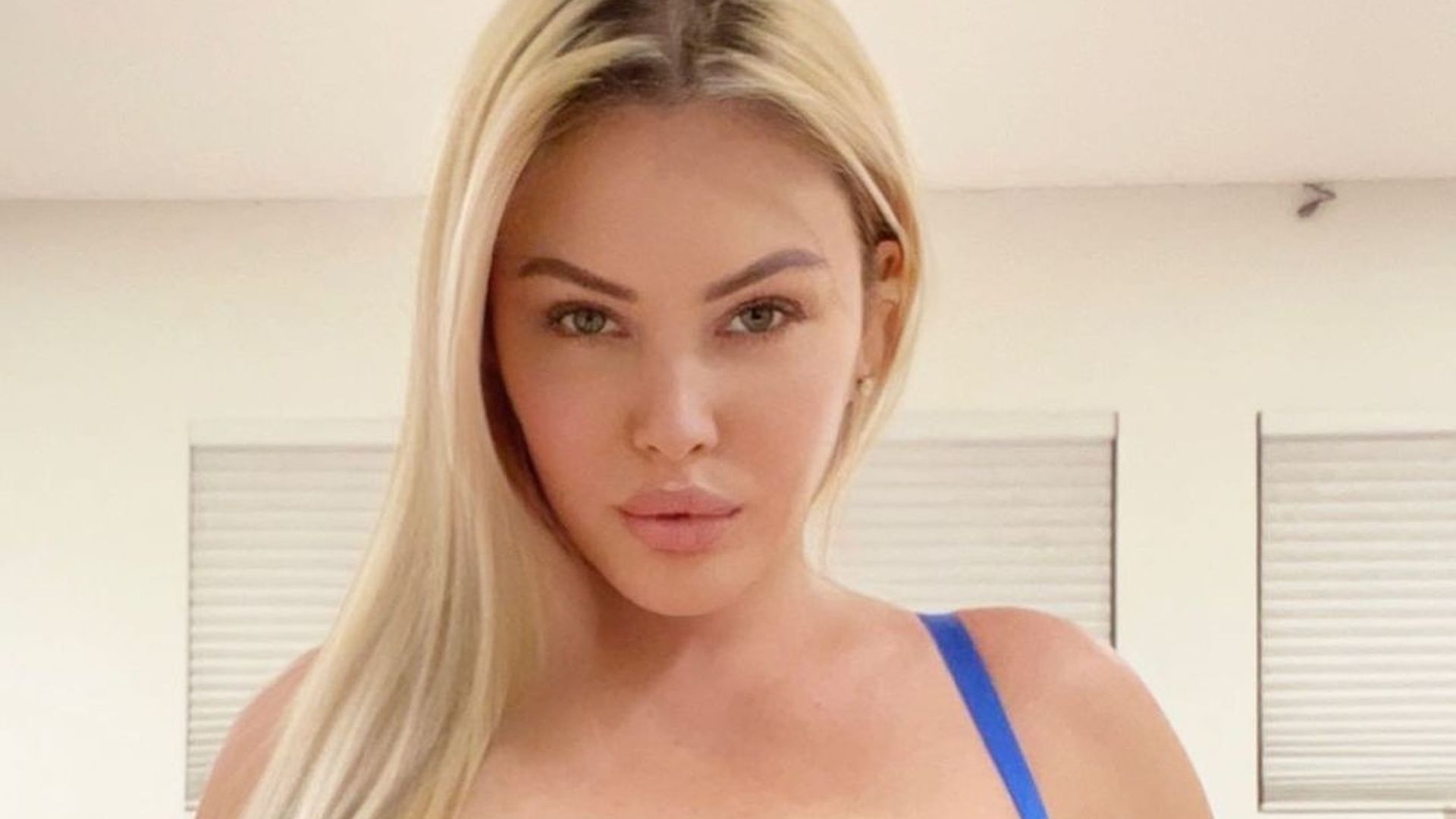 Sexy! Travis Barkers Ex Shanna Moakler posiert in Dessous