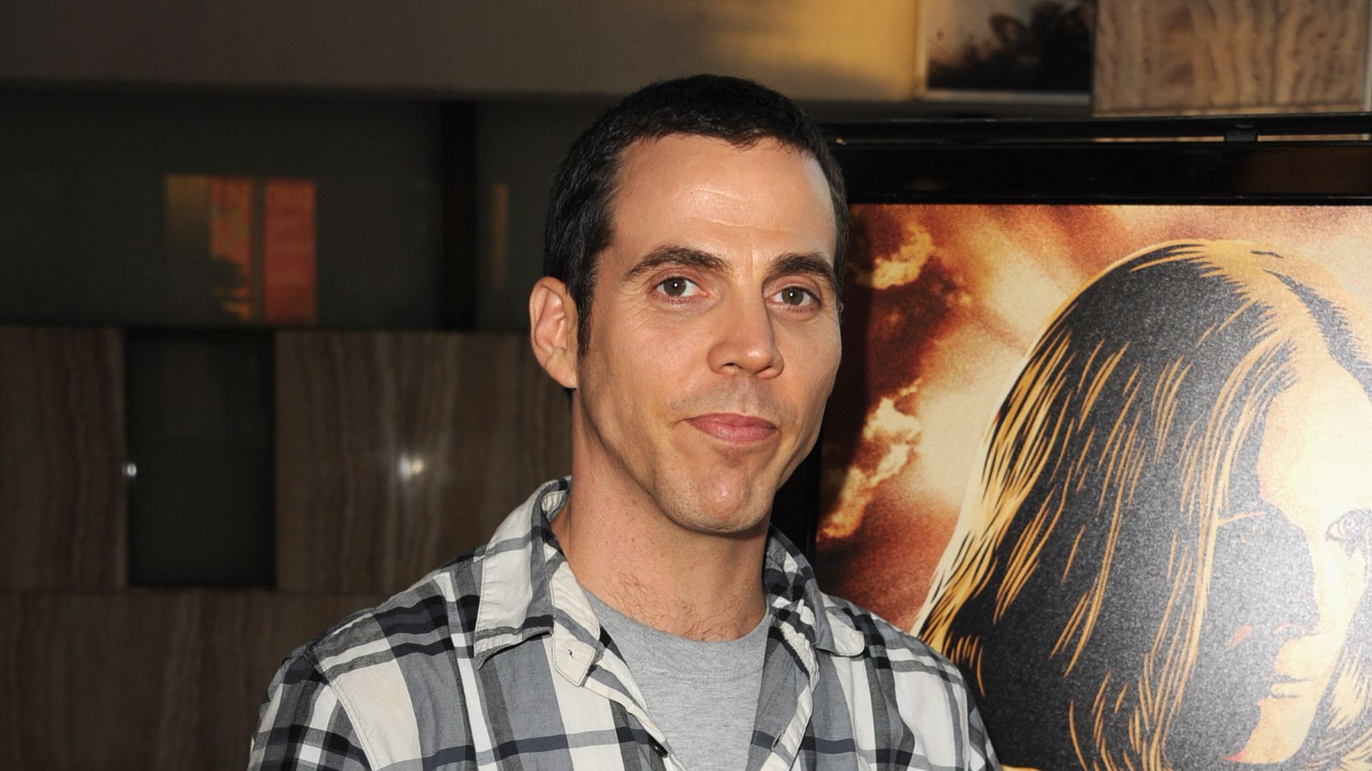 Steve-O besorgt um Langzeit-Folgen von "Jackass"-Stunts | Promiflash.de