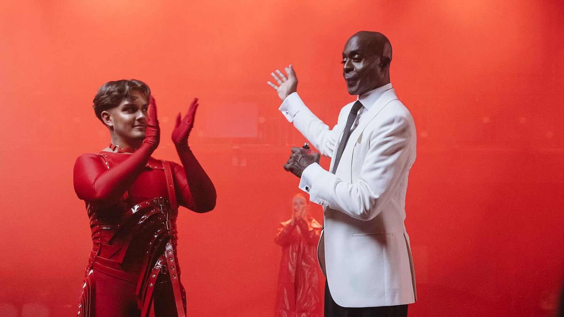 Musikvideodreh: Twenty4tim ist begeistert von Bruce Darnell