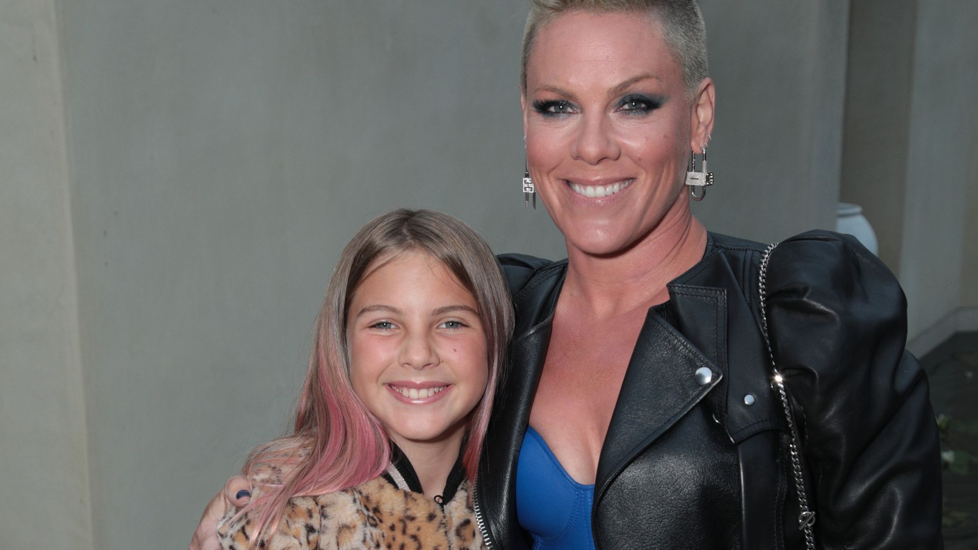 Fans sind begeistert: Pink holt ihre Tochter auf die Bühne!