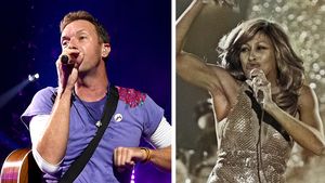 Chris Martin und Dakota Johnson turteln bei Coldplay-Konzert | Promiflash