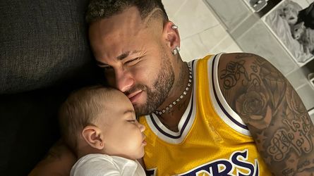 Neymar Jr. und Bruna Biancardi posieren mit Tochter Mavie