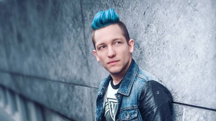 Rezo lässt 29 YouTuber Song rappen – ohne dass sie es wissen