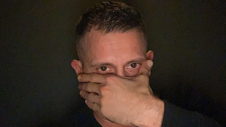 Rapper AK Ausserkontrolle wird doch nicht abgeschoben! | Promiflash.de